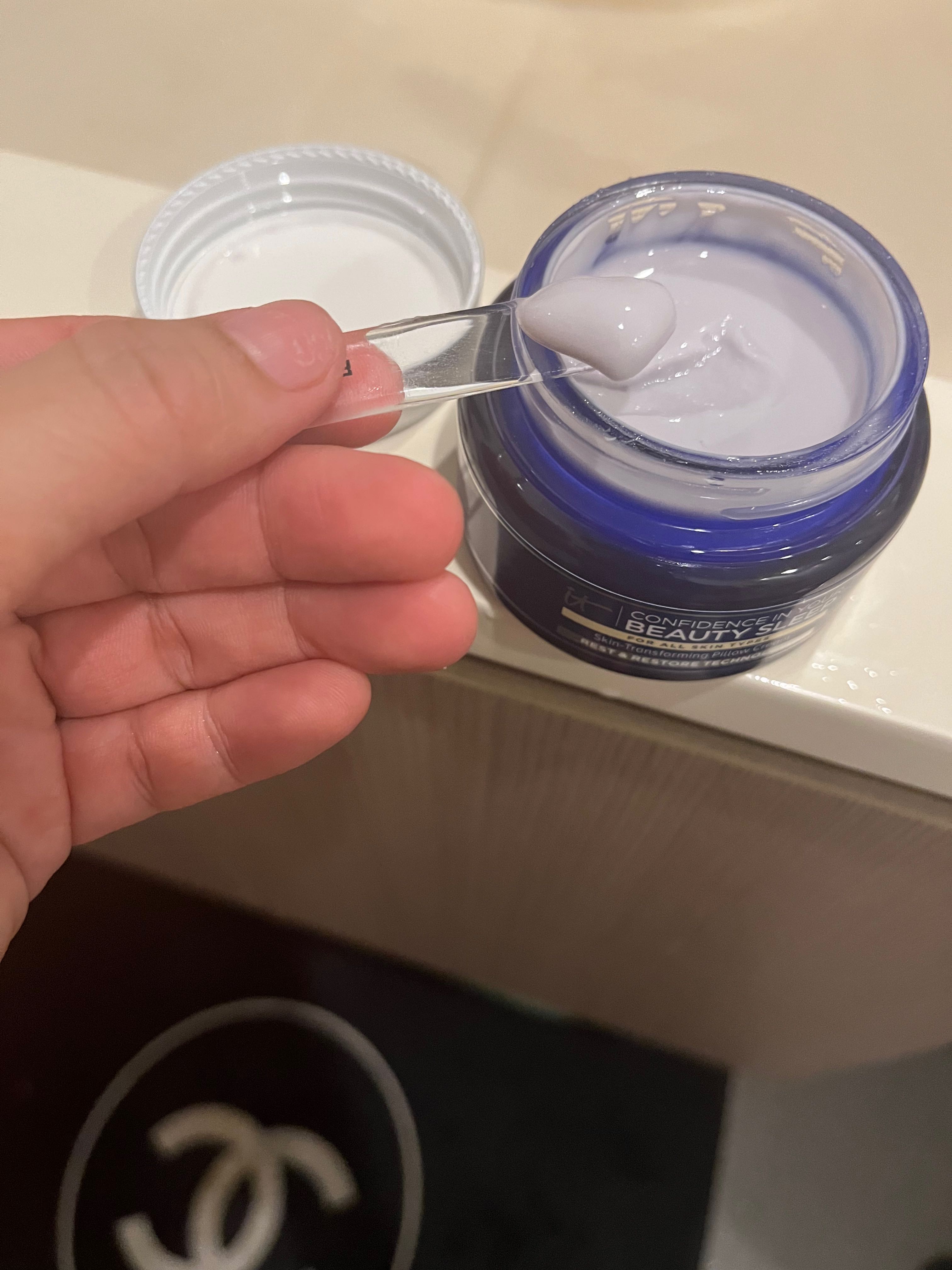 รีวิว Confidence In Your Beauty Sleep Cream โดย ReindeerGal