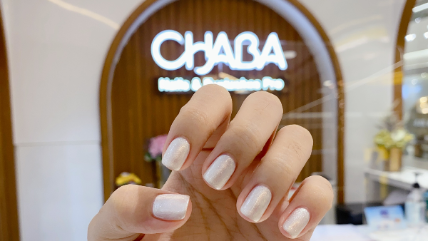 Reviews; ทาสีเจลมือ-เท้าที่ร้าน Chaba พิกัดร้านทำเล็บในสยามพารากอน!